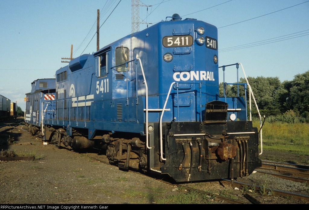 CR 5411 in the Ex-CNJ yard while working the local train 1st Rock Drill